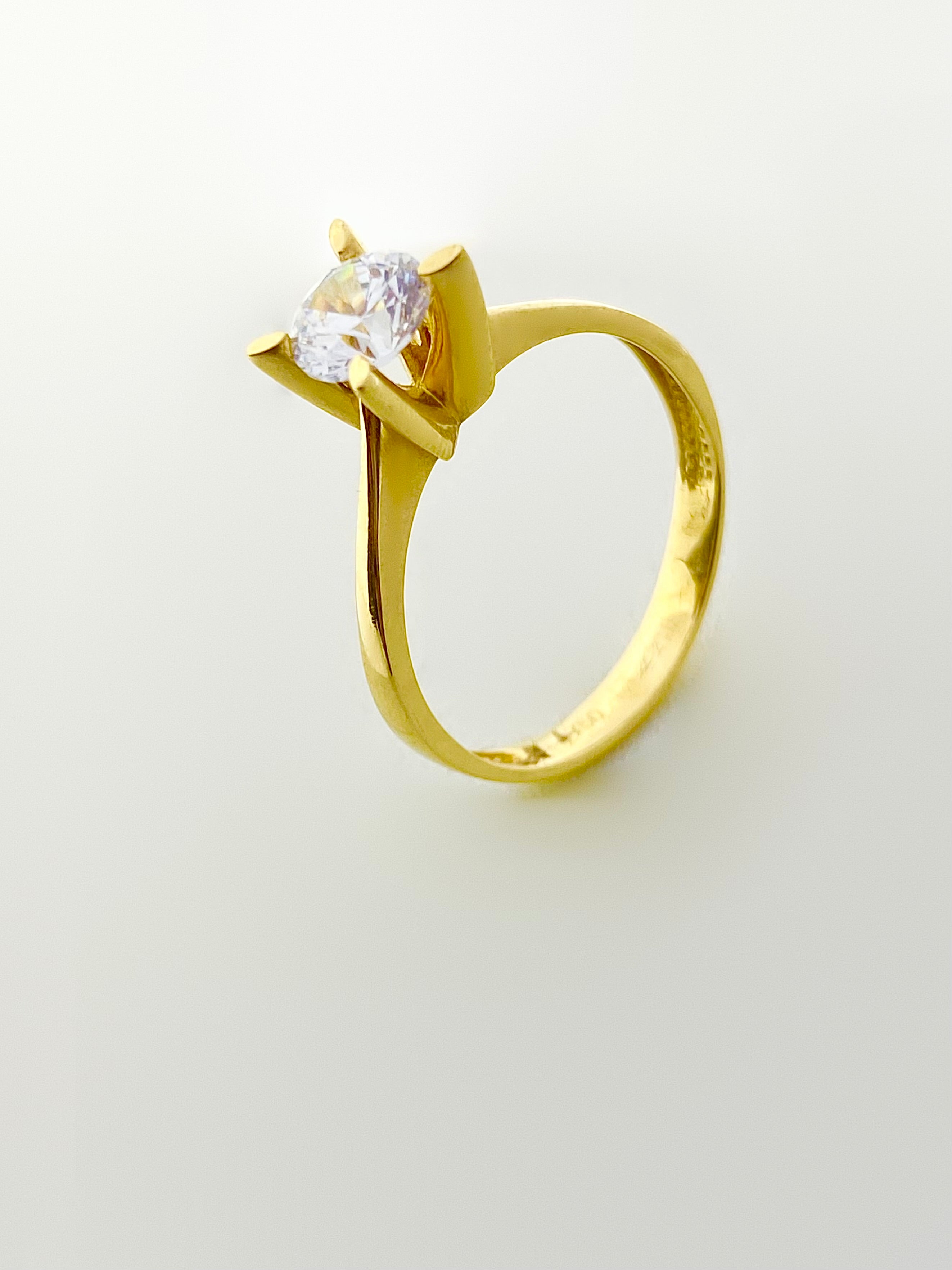 Shop 18k Gold Rings for Women Online – Embellish Gold
